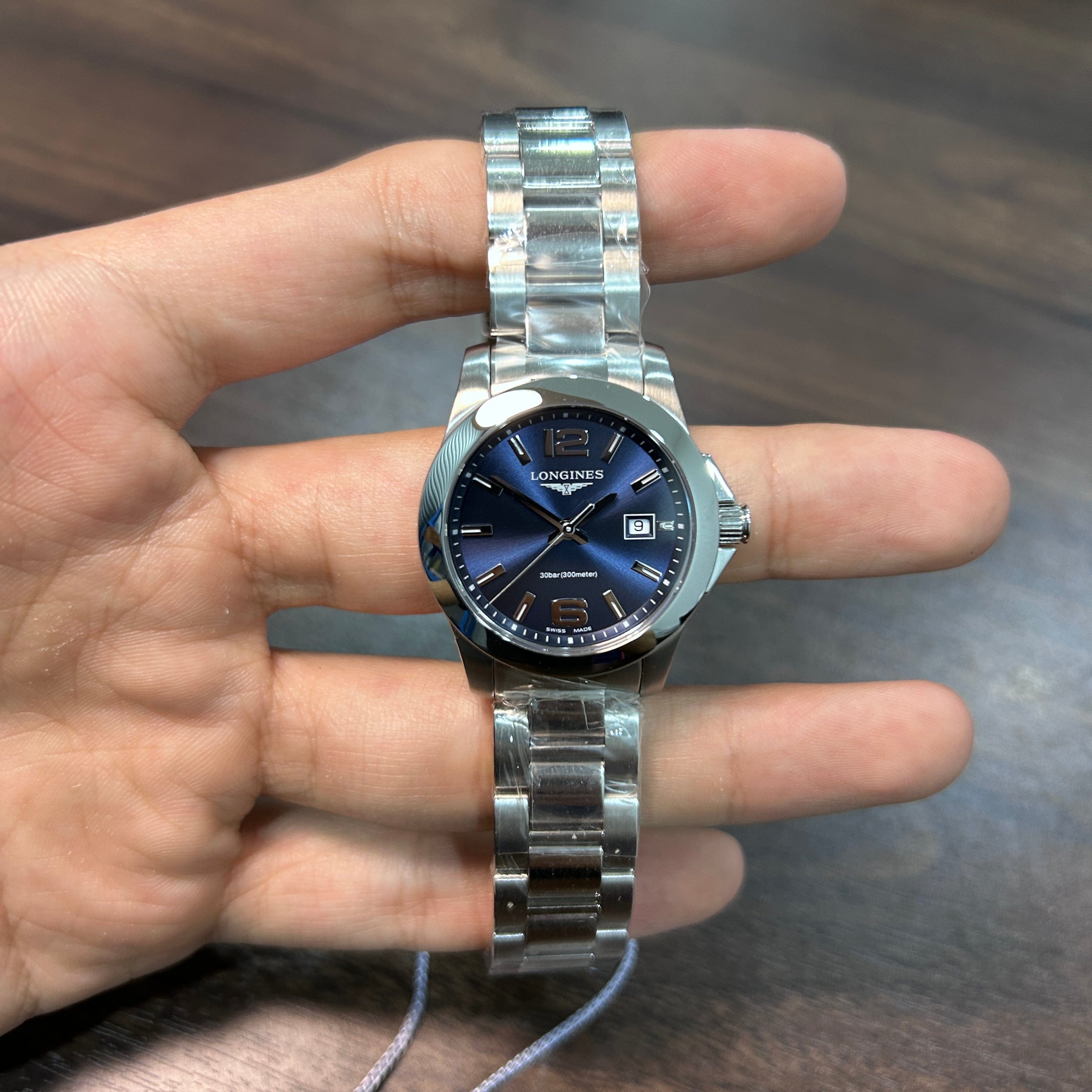 [Pre-Owned] Longines Conquest L3.376.4.96.6 Quartz Steel Women Watch